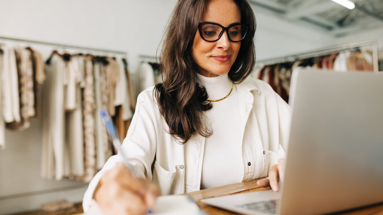 What are the benefits of building a modular payments stack?